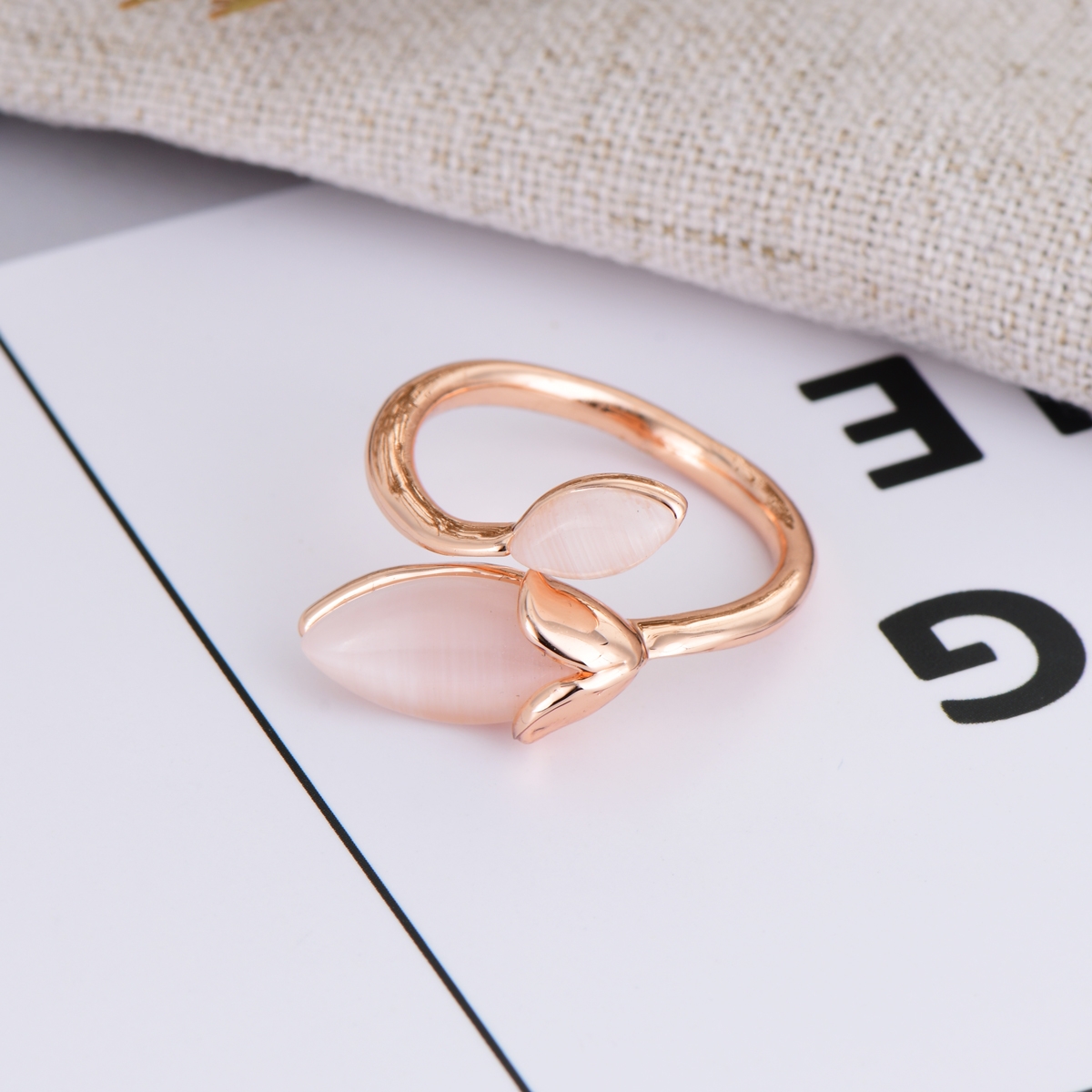 Charming White Zinc Alloy Fashion Ring As a Gift